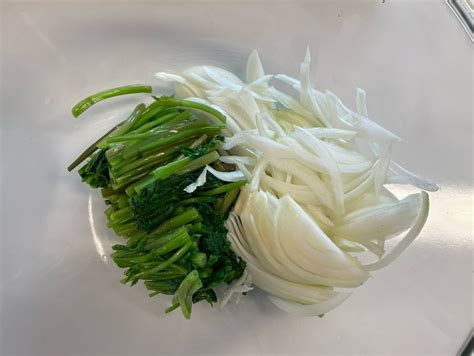 미나리 무침 최고의 궁합 양파입니다 미나리 효능