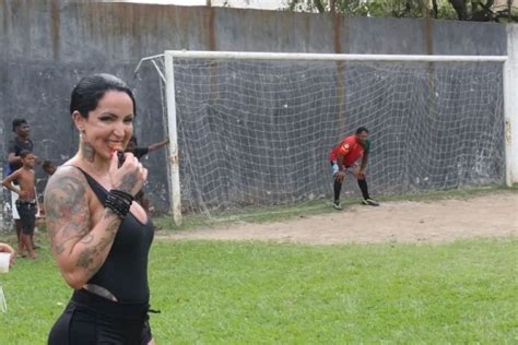 Do Pornô Ao Futebol Elisa Sanches Revela Sonho De Ser árbitra Metrópoles