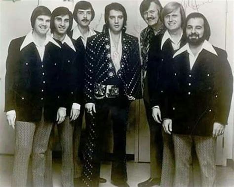 Pin By Anne Bransford On Elvis Presley Concert Photos Elvis Presley