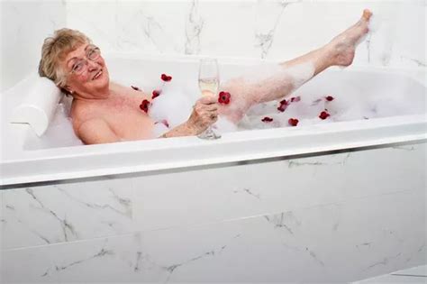 Scotland S Oldest Calendar Girls Glamorous Grannies Aged Between 70