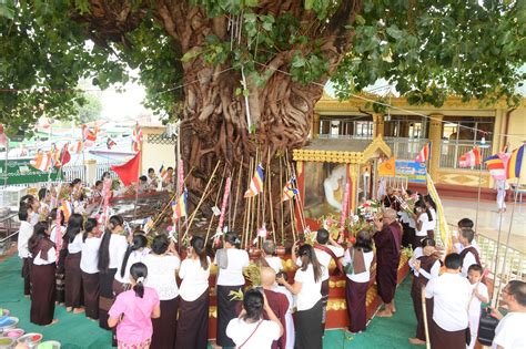 သထုံရွှေစာရံစေတီတော်မြတ်ကြီး၌ ကဆုန်ညောင်ရေသွန်းပွဲတော် ကျင်းပ Myanmar Digital News