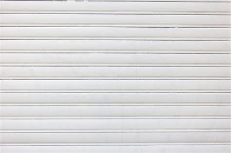 현대 빈 흰색 롤러 셔터 문 배경 질감입니다 금속 폐쇄 차고 문 복사 공간 0명에 대한 스톡 사진 및 기타 이미지 0명 강철 건축물 Istock