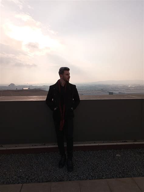 Cem ÖzÇelİk Medium