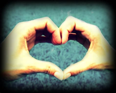 Картинки Руки Показывают Сердце – Telegraph