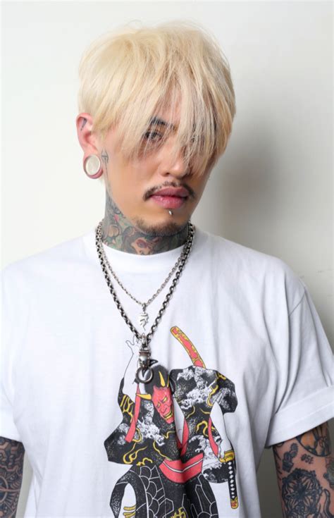 홍대미용실 양리헤어 홍대미용실 양리헤어 남자 여름 염색 추천 1유니크 아이보리 컬러 색감