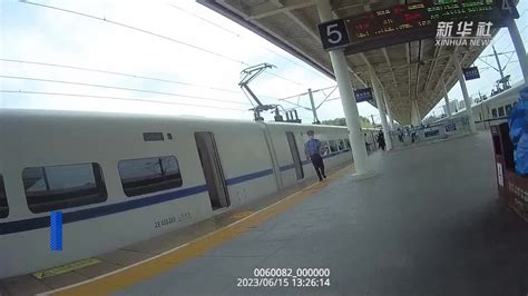 分秒不差的动车为分娩孕妇多停5分钟凤凰网视频凤凰网