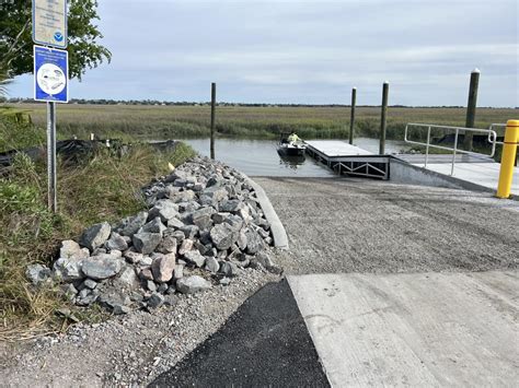 Concrete Boat Ramp Construction Subsided Boat Ramp Sunken Foundation