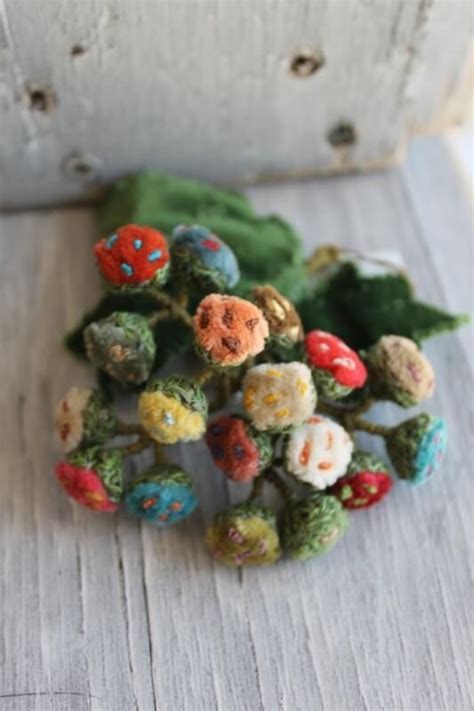 Бархатные брошки настоящая находка для романтичных особ Кладовая рукодельницы Дзен