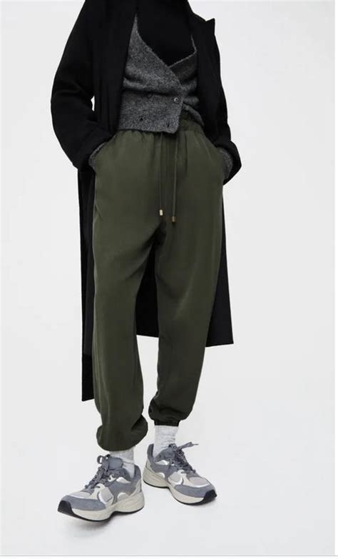 Штани штани повсякденні Zara зара оригінал темні штани хакі джоггеры джоггери — ціна 780 грн у