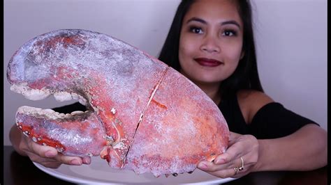 Giant Lobster Claw From 20 Lbs Lobster Youtube