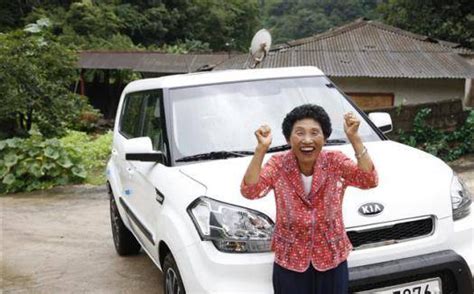 Cha Sa Soon Người Phụ Nữ Hàn Quốc Thi 960 Lần Mới Lấy được Bằng Lái Xe ở Tuổi 69