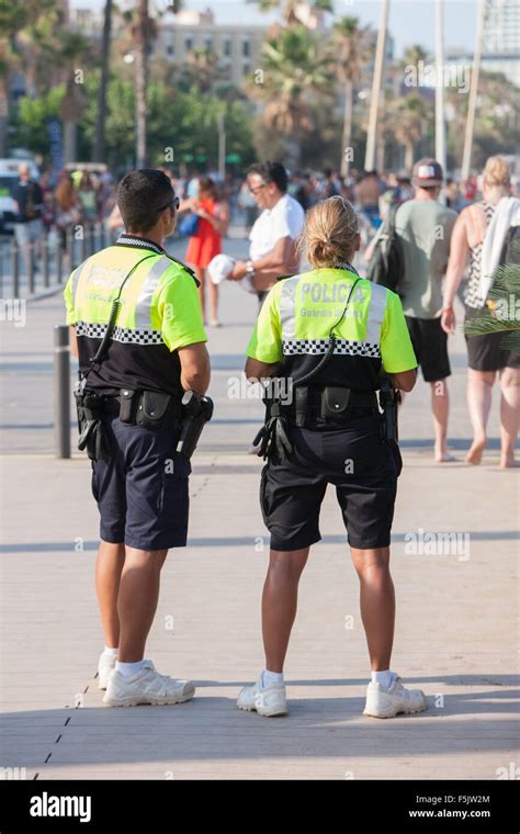 Maleandfemalepolice Officerpoliceofficerspoliceshortsbarcelona