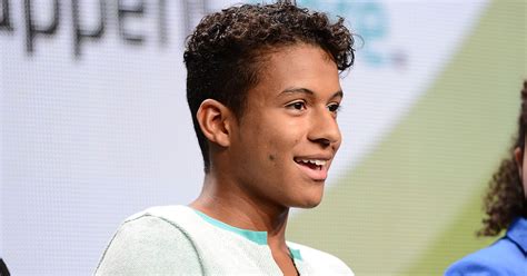Michael Jacksons Nephew Jaafar Jackson Will Play The Iconic Singer In New Biopic Cbs News