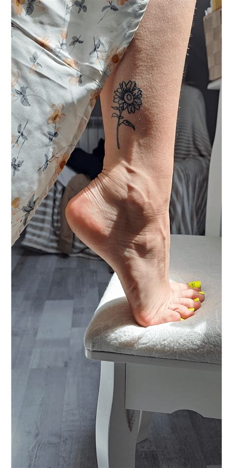 Come And Lick My Neon Toes R Toesfetish