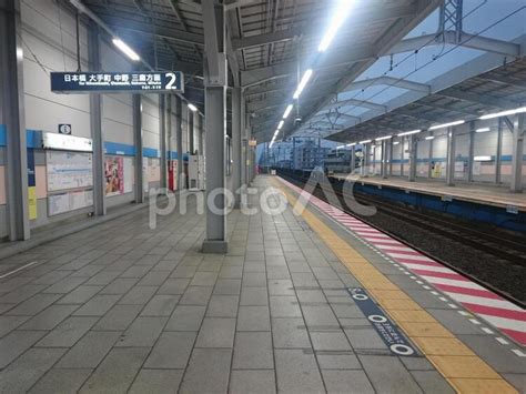 駅のホーム No 1179333｜写真素材なら「写真ac」無料（フリー）ダウンロードok