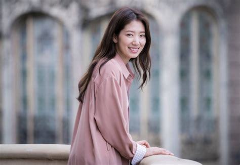 သားတစ်ယောက်ရပြီးပေမယ့် ကြင်စဦးတွေလို ဒိတ်နေကြတဲ့ Park Shin Hye တို့ဇနီးမောင်နှံ Myanmarload