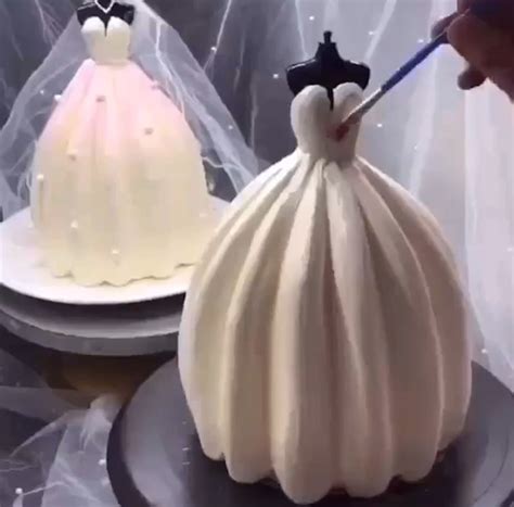 Bakers Unique Wedding Dress Cake Is Almost Too Gorgeous To Eat