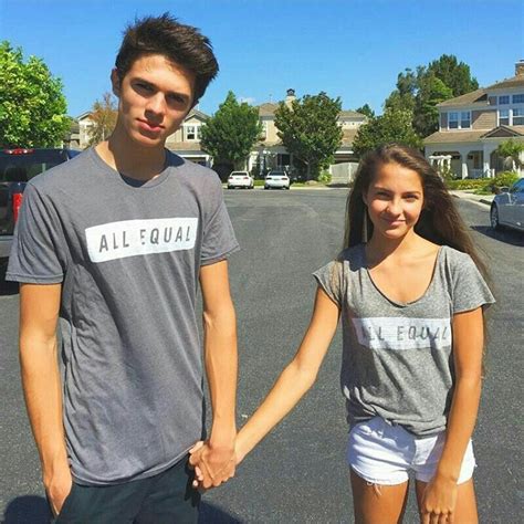 Brent Rivera Sorridente
