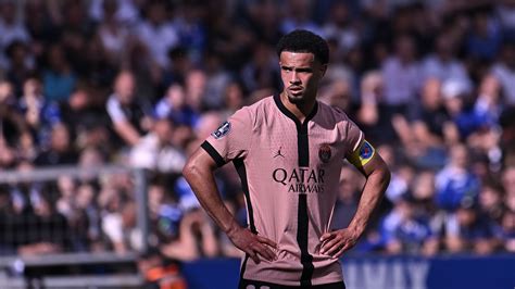 Ligue 1 2024 2025 Paris Une Défaite Sans Saveur Et Sans Inquiétude