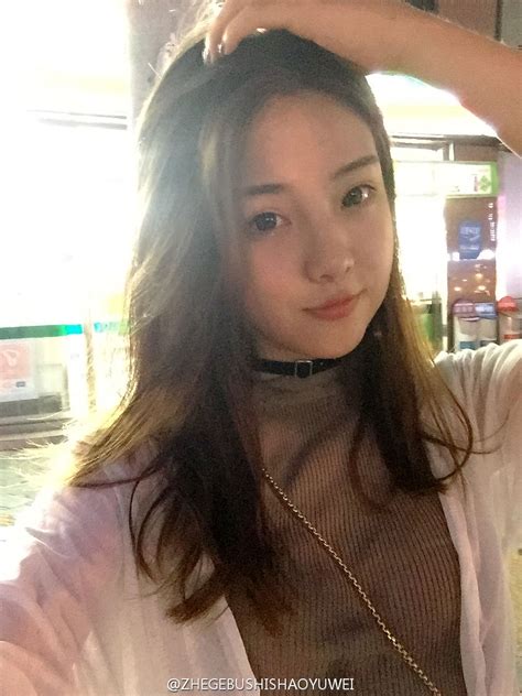【校花校草】重邮电萌萌哒校花 粉嫩婴儿肥超可爱 封面新闻