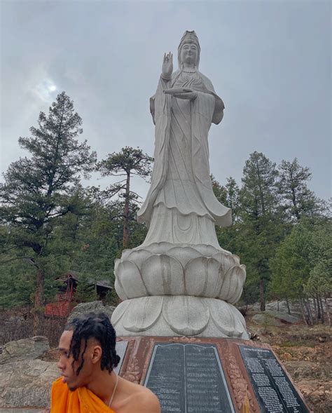 Omar Mohamed Marry Krismas🎄🎅 Trayed To Fined Ivan Todey Instagram