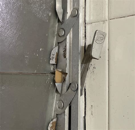 Draw The Kinematic Diagram Of The Following Mechanism Chegg Com