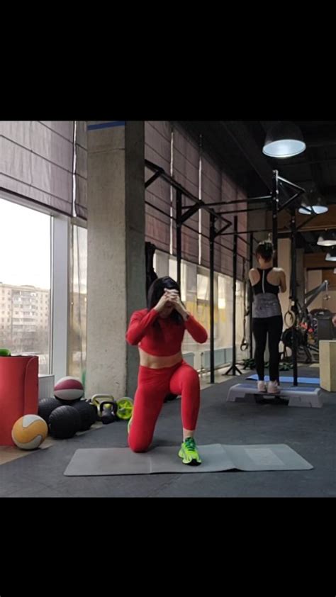 Вікторія Корольова 🇺🇦 Київ тренер онлайн У світі продажів є дві категорії клієнтів ті хто