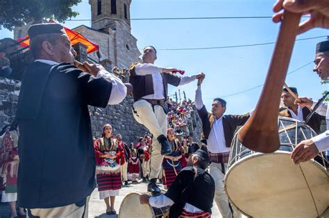 Стефана Димитрова и Даријан Кочоски се годинашните младенци на Галичка свадба Слободен печат