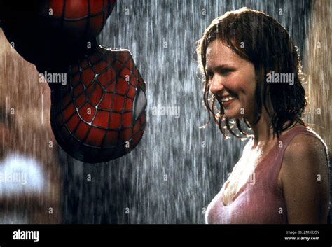 Spider Man Tobey Maguire Kirsten Dunst Stock Photo Alamy