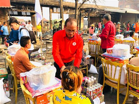 ប្រជា ពល រដ្ឋ រ ង គ្រោះ ដោយ សារ ភ្លើង ឆេះ ផ្ទះ ៤៥ គ្រួសារ នៅ សង្កាត់ ផ្សារ ឆ្នាំង ក្រុង កំពង់