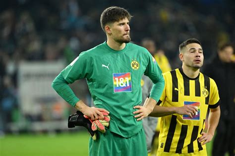 Bvb Gregor Kobel Spricht Ber Wechselger Chte Zum Fc Bayern Fussball