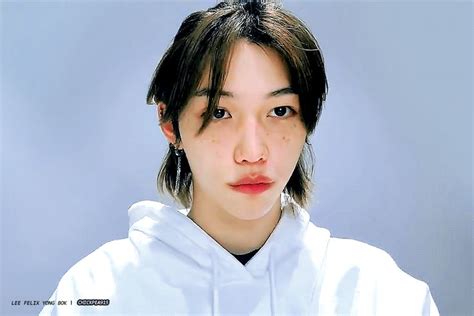 210413 Felix Vlive 01