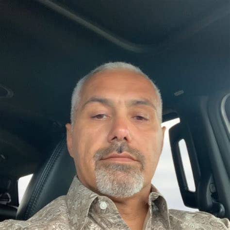 Robert Benavides Robertbenavides37 • Threads Say More