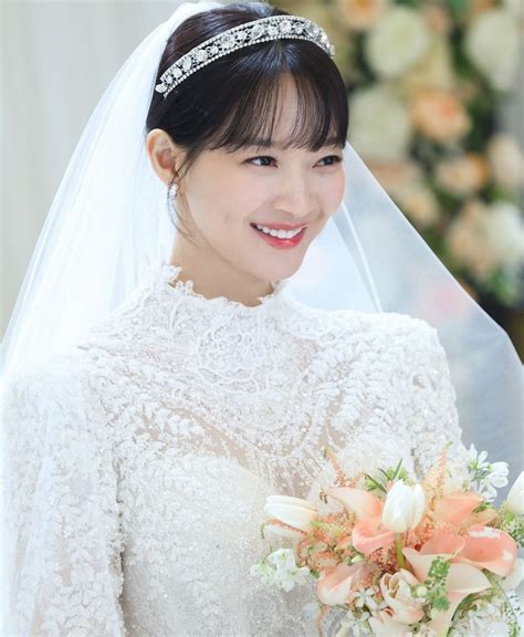 40세 신민아 웨딩드레스 입은 모습 유머 움짤 이슈 에펨코리아