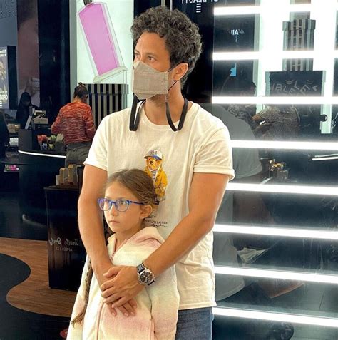 شباهت جالب دختر شاهرخ استخری به مادرش عکس