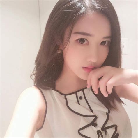 盛世美颜一貌倾城，肤白貌美长腿细腰 更多美女校花细腰校花倾城新浪新闻