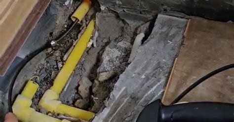 갑자기 집에 누수가 생겨서 연락드렸더니 금방오셔서 누수지점 바로 확인하시고 작업해주셨는데 마무리까지 깔끔하고 일처리 너무 잘해주셔서 완전 강추입니다 숨고 숨은고수