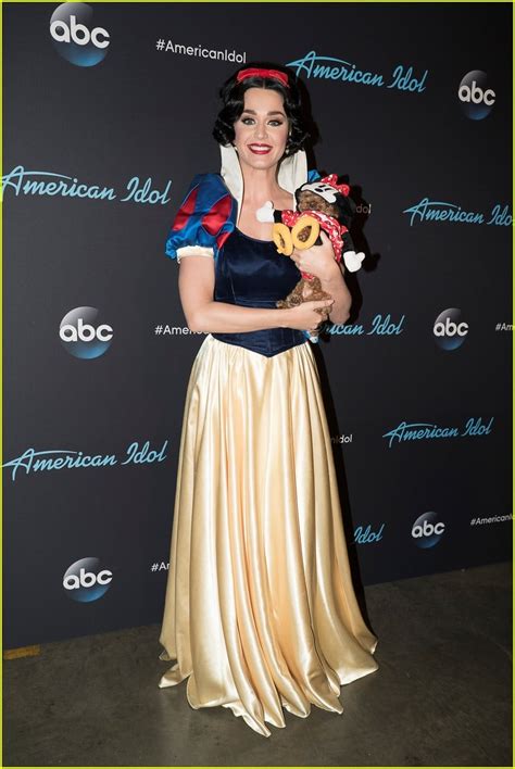Katy Perry Dresses As Snow White For Disney Night On American Idol
