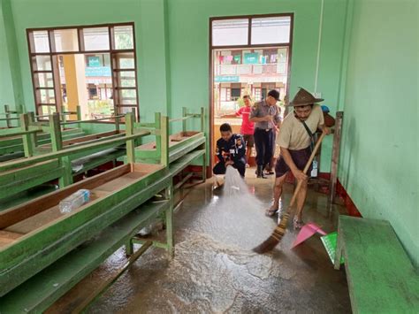 အ ထ က ကမမောင်း အခြေခံပညာအထက်တန်းကျောင်း၌ ရေများ ပြန်လည်ကျဆင်းသွားသဖြင့် စုပေါင်းသန့်ရှင်းရေး ပ