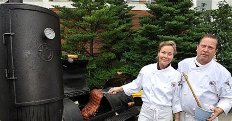 미국 정통 바비큐 립 선보이는 레베카 피셔 제임스 피셔 셰프 부부
