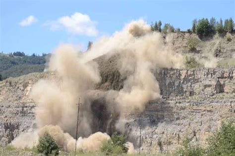 Поблизу Вінниці на карєрі лунають вибухи Читайте на Ukr Net