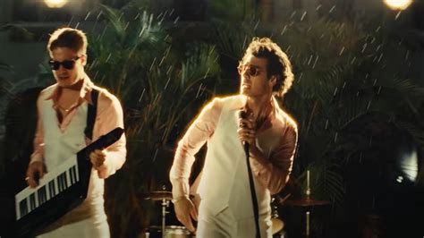 Videoclip Kygo Dancing Feet Ft Dnce