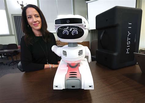 Florida Mesa Elementary School Welcomes Misty The Robot The Durango