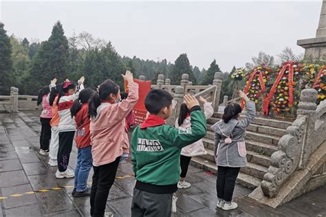 通达路 缅怀革命英烈 传承红色基因学校时讯dfedu