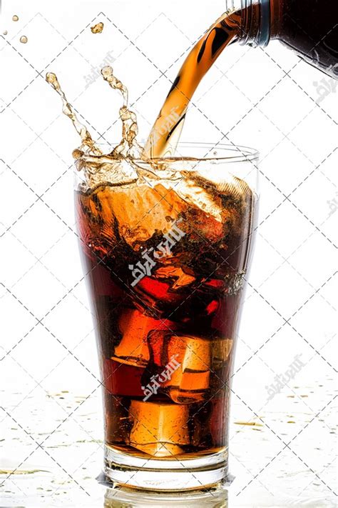 عکس لیوان یخ و نوشابه مشکی