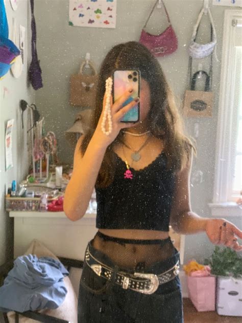 Pin By Dhia Ahmed On Anime Women Crop Tops Fashion
