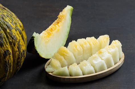 신선한 잘 익은 유기농 슬라이스와 전체 노란 녹색 멜론 터키 의 건강한 여름 과일 칸탈로프 0명에 대한 스톡 사진 및 기타 이미지 Istock