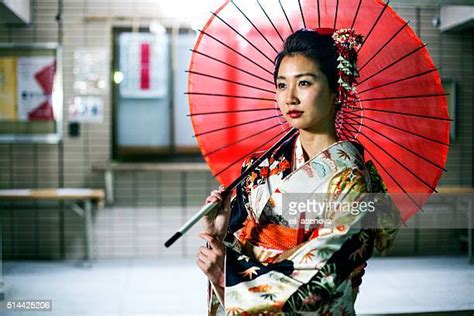 Geisha Girl Costume Photos And Premium High Res Pictures Getty Images