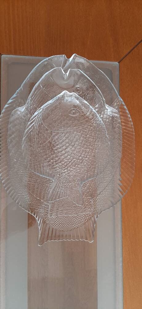 Комплект стъклени чинии във формата на риба Съдове Сервизи Прибори Варна Продавам ко