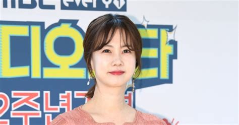 53세 박소현 ♥열애 중인가 훈남과 길거리 데이트 포착 엄청 떨려 이젠 사랑할 수 있을까